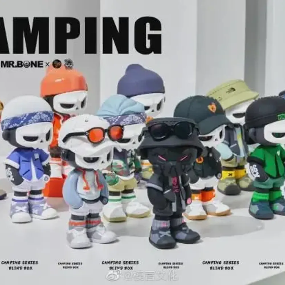 BOITE SURPRISE MR.BONE CAMPING SERIES - Sculptures, statuettes et ...