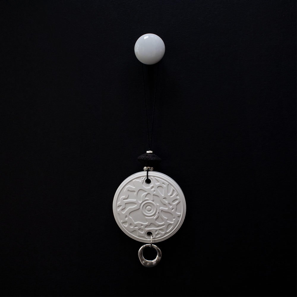 Diffuseur de parfum ou huiles essentielles à accrocher. Bijoux d ...