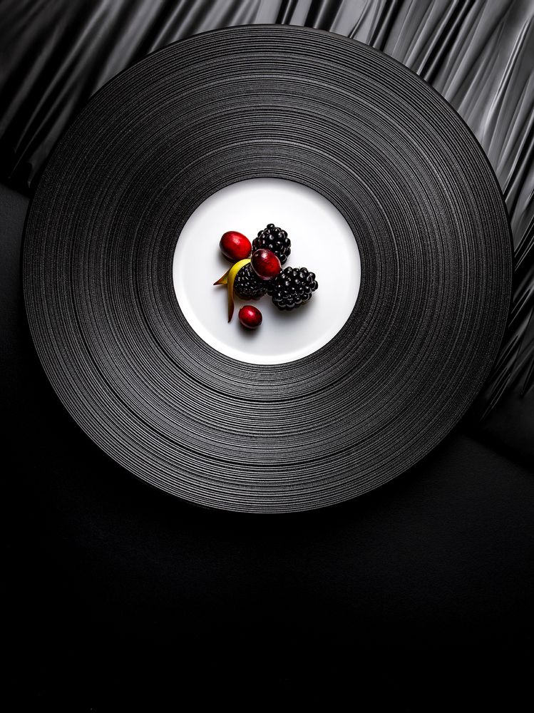 Hemisphere Black - Formal plates - COQUET | MOM