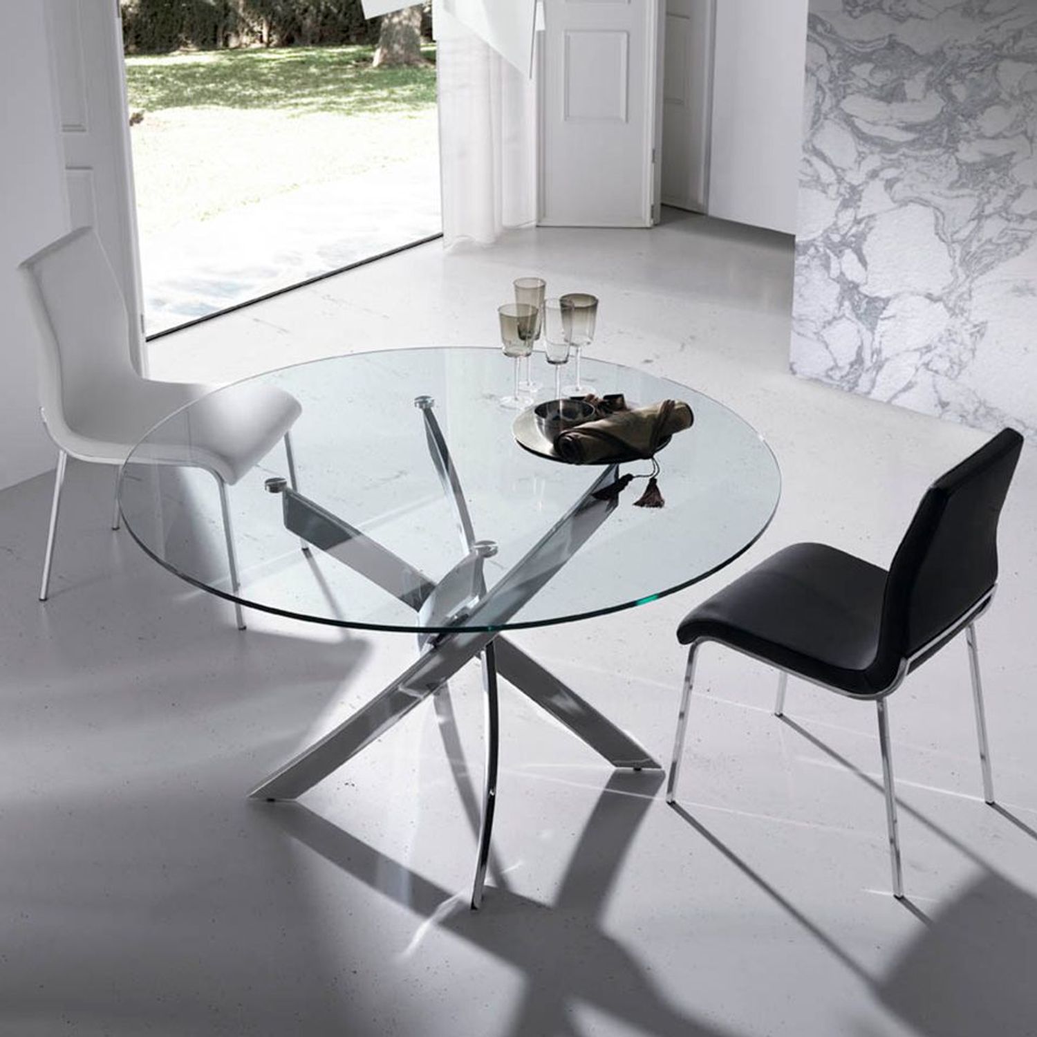 Round glass dining table - Dining Tables - ANGEL CERDÁ - Glass - Steel ...