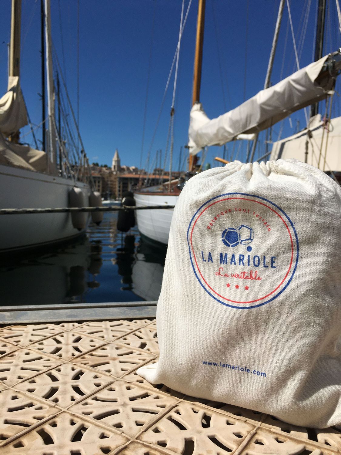 Boule de pétanque tout terrain - Gifts - DJ 45 SARL LA MARIOLE ...