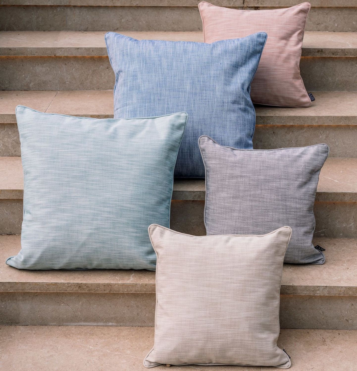 High performance outdoor cushions - Fabric cushions - LAZE AMSTERDAM | MOM